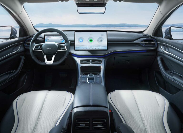 BYD King 2025: Tecnologia híbrida e foco no custo-benefício